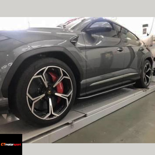 lamborghini urus side steps